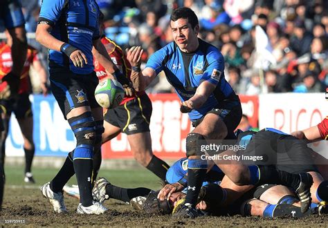 Ealey Nicholas Of Wild Knights Passes The Ball During The Top League