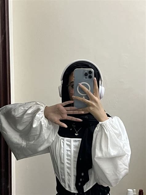 Pin By Jana ☆ ° • ° ₊ ° ☆ On Acubi Aesthetic Hijaby Celebrity Casual Outfits Girl