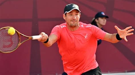 الصربي لايوفيتش يقصي مواطنه ديوكوفيتش من بانيا لوكا