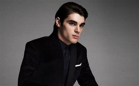 Breaking Bads Rj Mitte I Dont Want My Tombstone To Read Here Lies