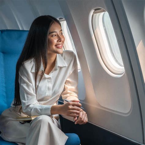 Airline Passenger Reveals The Weird Message A Dad Showed Her When His