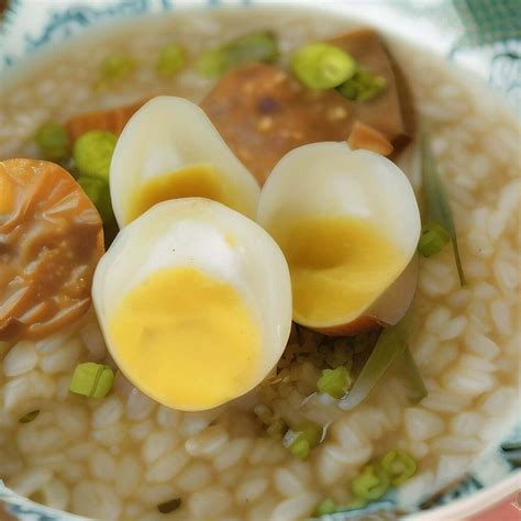 How To Make Lugaw Filipino Rice Porridge The Pinoy Ofw