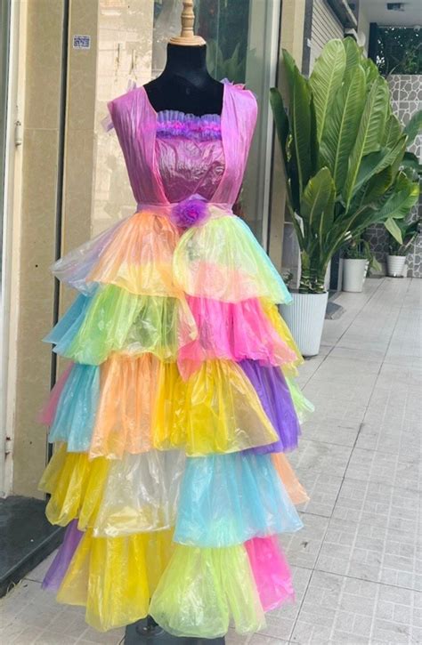 Trang Phục Tái Chế Đầm Nilon