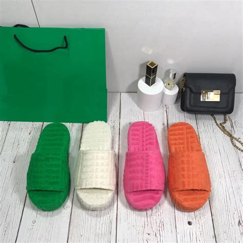 New Slipper Towel Slipper Sponge Resort Sponge Thick Sole Soft Comfortable Women Grass Green