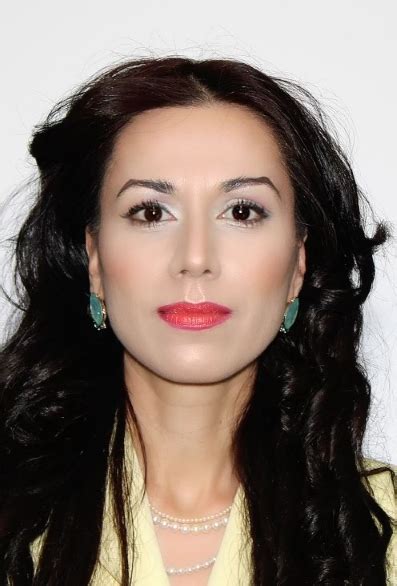 La Diplômée Sevgi Kelci Obtient Le Prix Du Mérite Notarial Et Le Titre