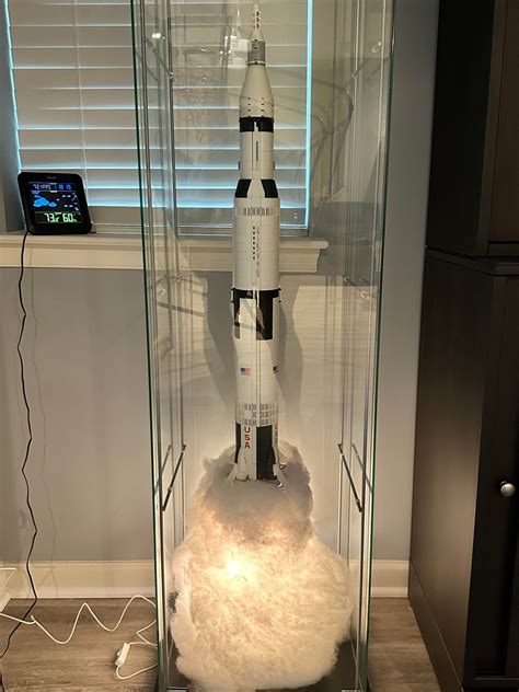 Saturn V Rlego