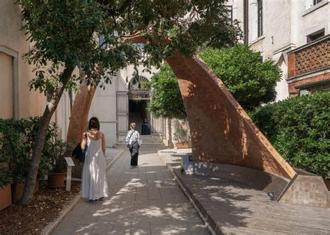 Som And Princeton University Construct Self Balancing Arch In Venice