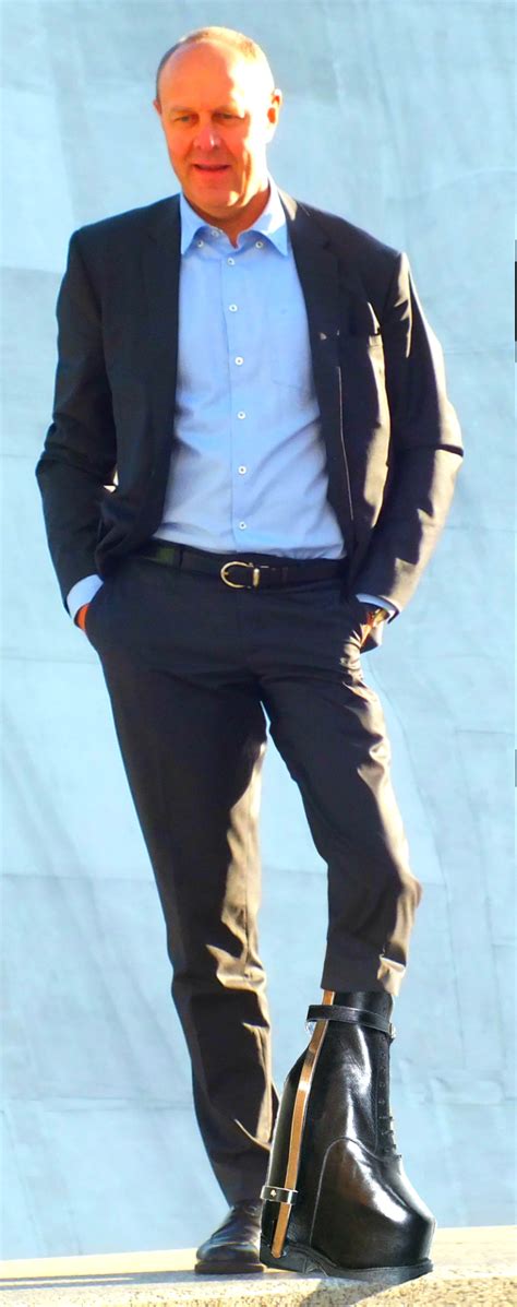 Large Orthoboot And Brace Tumbex