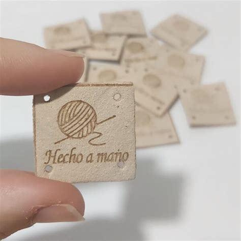 Etiquetas Hecho A Mano Mercería El Hilo Rojo El Broche Final Para Tus