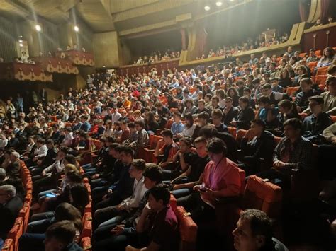 Cel Mai Bun Elev Matematician Din Lume Locul întâi La Olimpiada