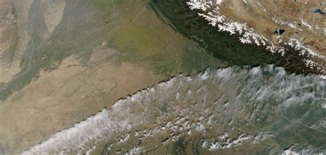 Massive Cloud Front Over India Rinterestingasfuck