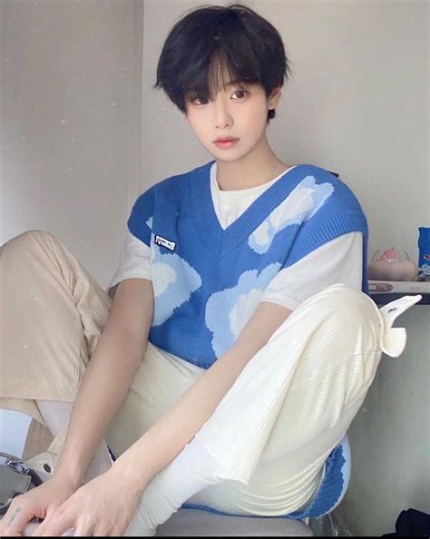 Pin By Jilyenne Mcintosh On Pose Reference Photo Poses Femboy