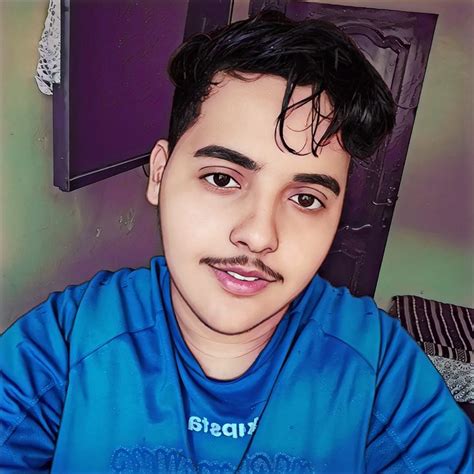 الياس صانع محتوى