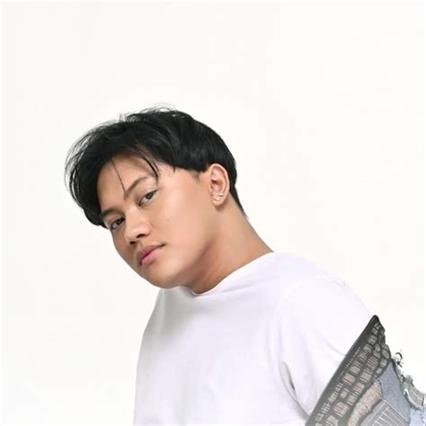 18 Potongan Rambut Rizky Febian