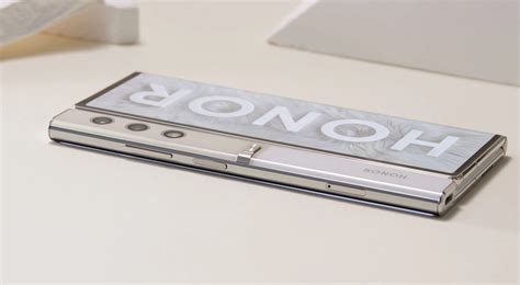 Складной смартфон Honor V Purse выпущен в Китае