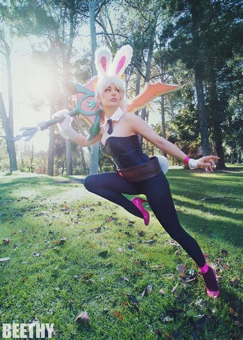 Battle Bunny Riven Cosplay By Floksy Locksy