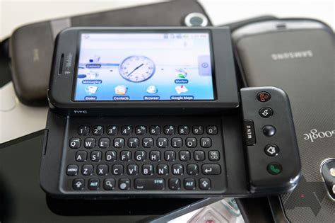 Using The Htc G1 10 Years Later 2008s Smartphone Is Effectively A