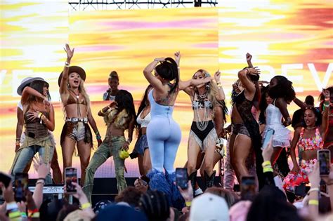 Cardi Bs Butt Goes Viral At Revolve Festival After Plastic Surgery And