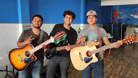 Jóvenes De Yuriria Persiguen Su Pasión Por La Música