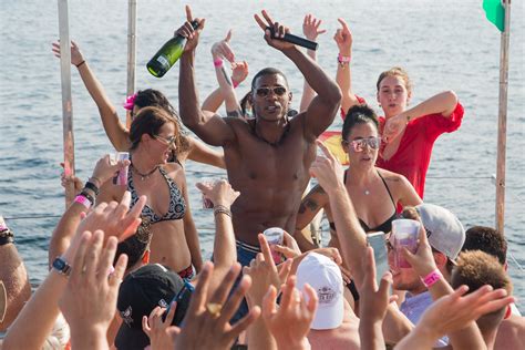 Überschäumendes Vergnügen Und Überraschungen An Bord Der Only Ibiza