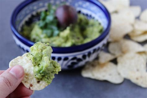 Tomatillo Guacamole — Juliesfoodfeed