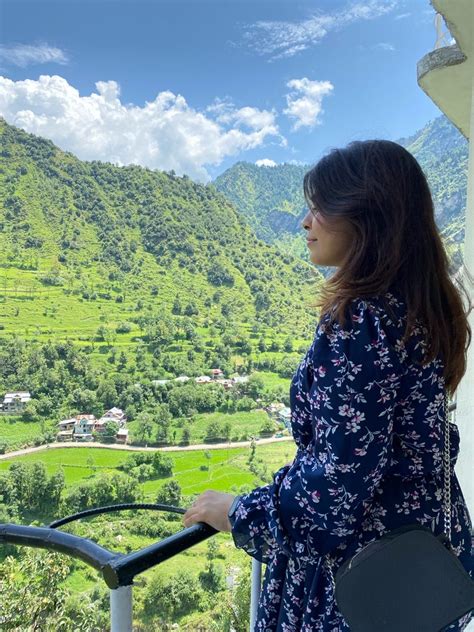 Hira Shahid Medium