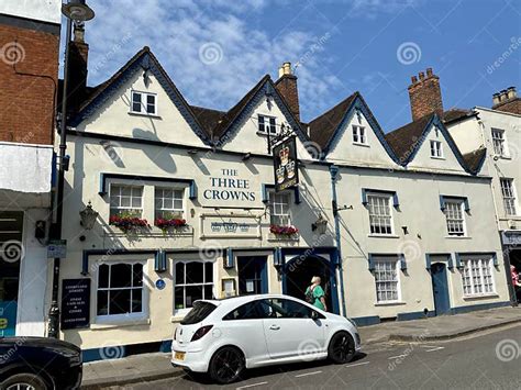 The Three Crowns 17th Century English Pub Devizes Uk June 9 2023