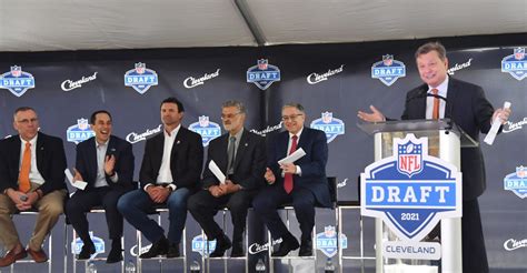 Cleveland Browns Jim Donovan Radio Voice Of The Team Announces