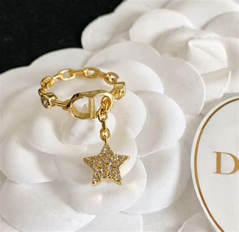 Pin by Cloclo Milla on Joyería de Cristian Dior Luxury earrings