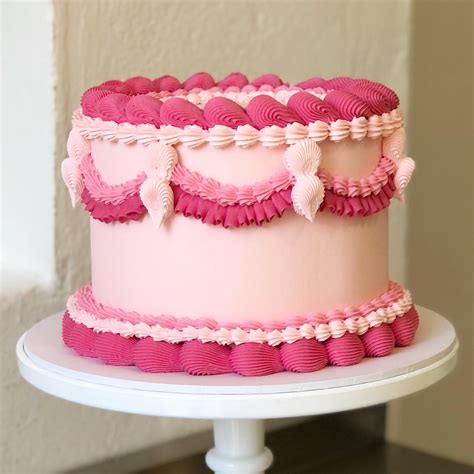 Tall Lucy Lambeth Piped Buttercream Cake — Burnt Butter Cakes