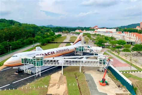 Coach Debuts Worlds First Coach Airways Retail Concept Store In