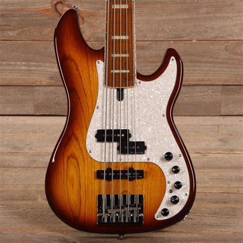 Sire Marcus Miller P8 Swamp Ash 5 String Tobacco Sunburst Chicago