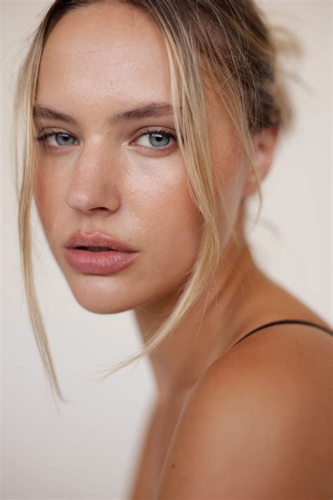 Julia Van Hest Inbetweenmodels