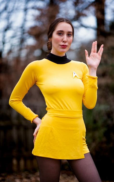 Pin By James Brazeal On Star Trek Star Trek Crew Star Trek Cast