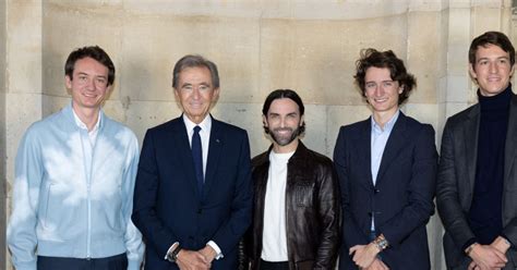 Frédéric Arnault Bernard Arnault Nicolas Ghesquière Jean Arnault Et Alexandre Arnault