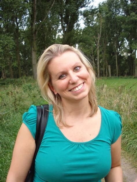 Trixi Rnonnudebeautys