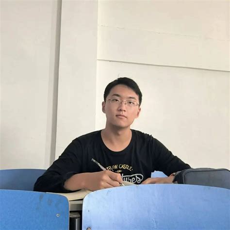 2022届毕业生母校回探王鑫源：以梦为马，惟真求新的发展最好的方式