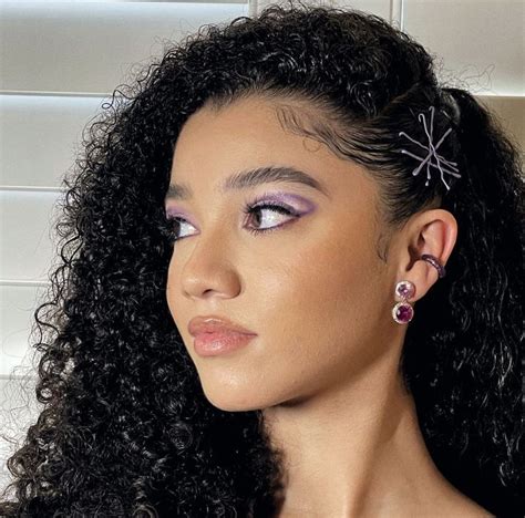 Malia Baker Curly Hair Inspiration Hair Styles Curly Hair Styles