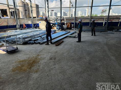 화성시 자동차관련시설 8 17 근생동 옹벽 거푸집설치 및 외부판넬 하지작업 화재경보기 전선관 설치 소방배관설치등 정직을 짓는 세라하우징