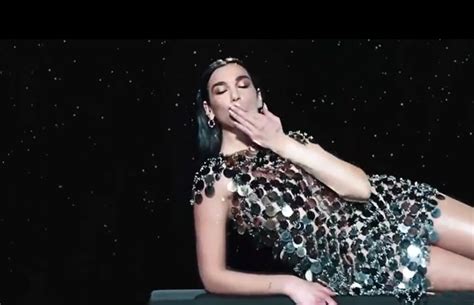 Dua Lipa Snl Tv Style Fashion Versace Paco Rabanne Mugler Azzedine