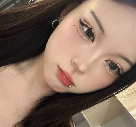 Yeerim Cam Model Free Live Sex Show And Chat Stripchat