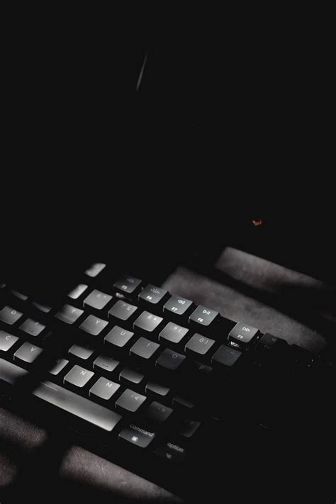 Automated Virus Containment Using Crowdstrike Falcon For Real Time