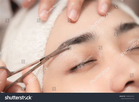 Trimming Ladies Eyebrows At Leah Coote Blog