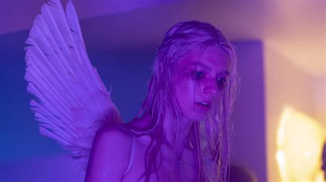 Downloaden Euphoria Hbo Jules Mit Engelsflügeln Wallpaper