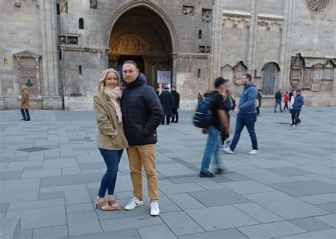 Looks And Sex Dwindle Laughter Is The Important Thing In Marriage Metro News