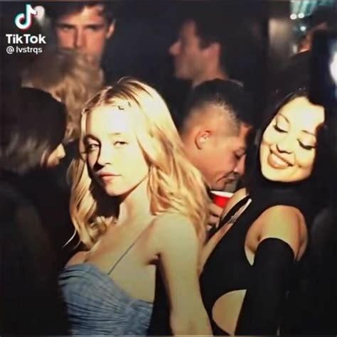 Maddy And Cassie In 2024 Girly Movies Thirteen Movie Aesthetic Feminine Energy Aesthetic