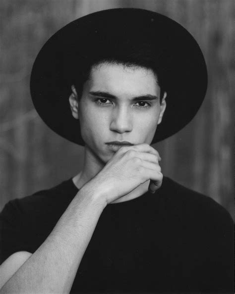 Aldo V Quest Artists And Models