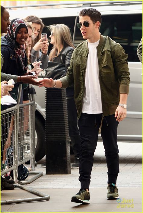 Nick Jonas Had A Massive Jealous Sing A Long With London Fans And Its