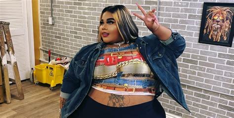 220 кілограмова реперка судиться зі службою таксі через відмову водія