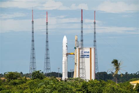 极限操作！“阿丽亚娜5”满载将3颗大型卫星送入同步转移轨道 知乎